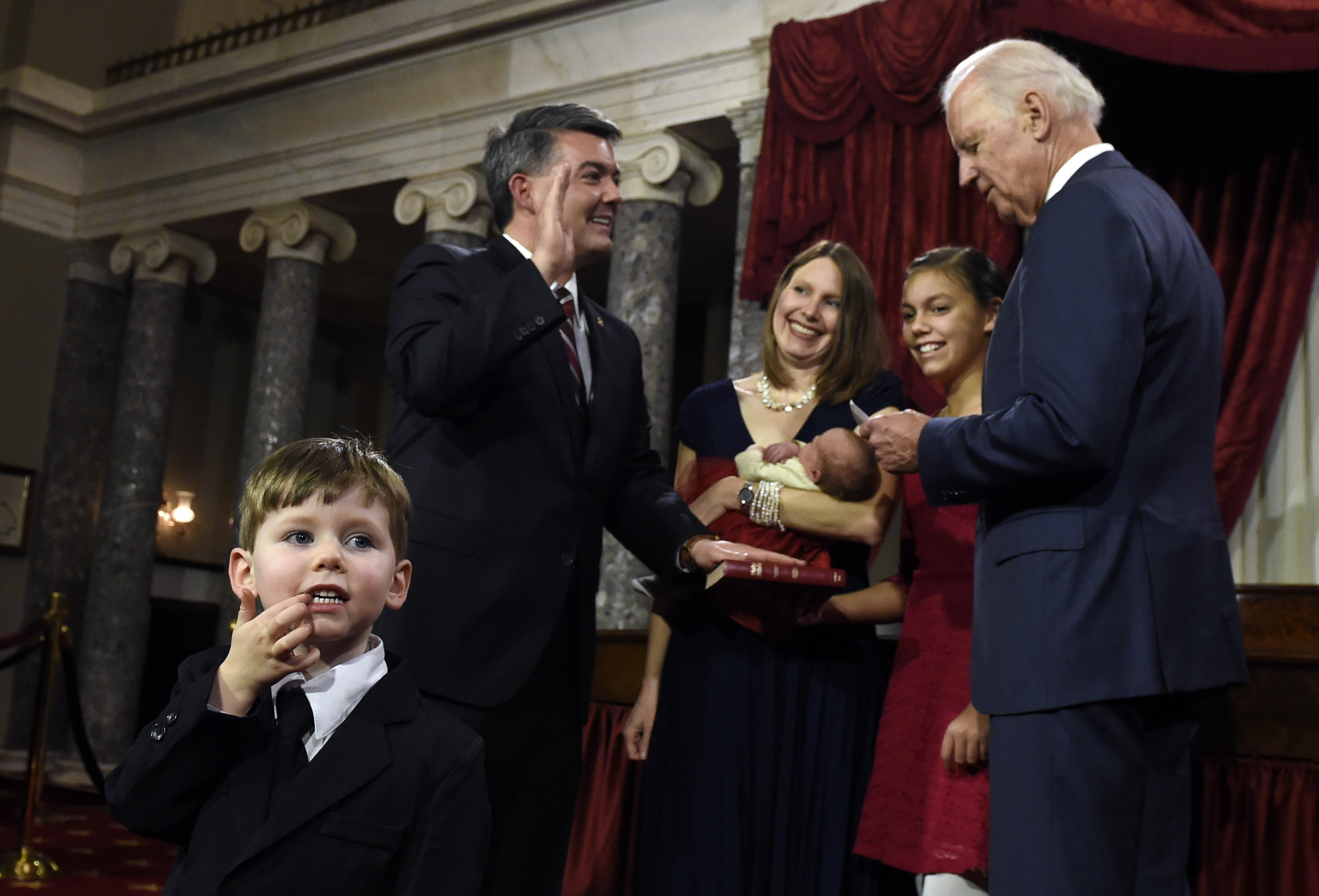Gardner sworn in as Colorado's new US senator