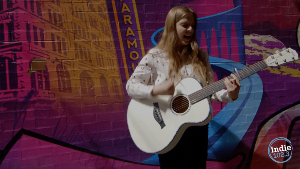 Jade Bird Performs 'I Get No Joy'