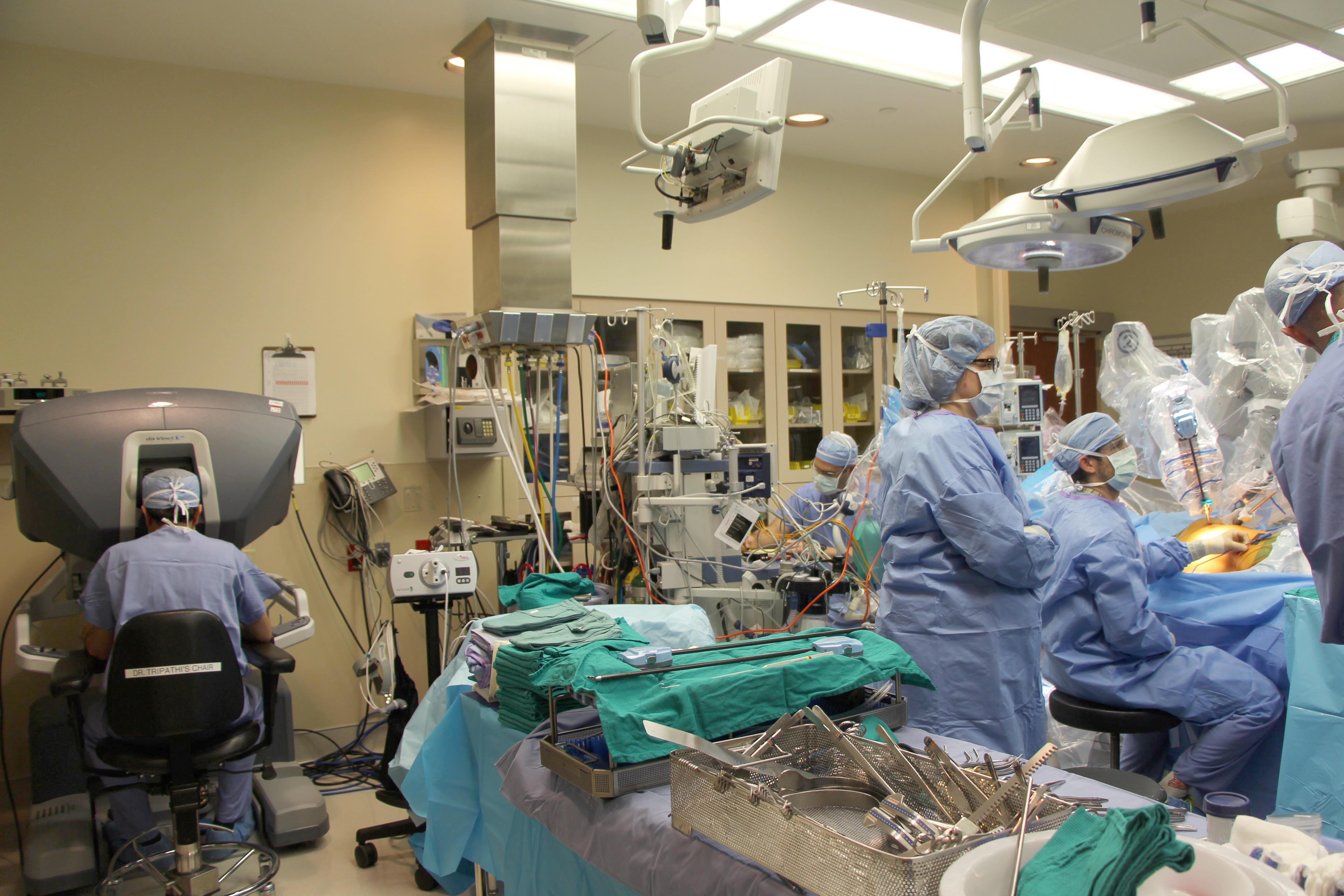 Colorado Doctor Teams With Robot For Heart Surgery | Colorado Public Radio