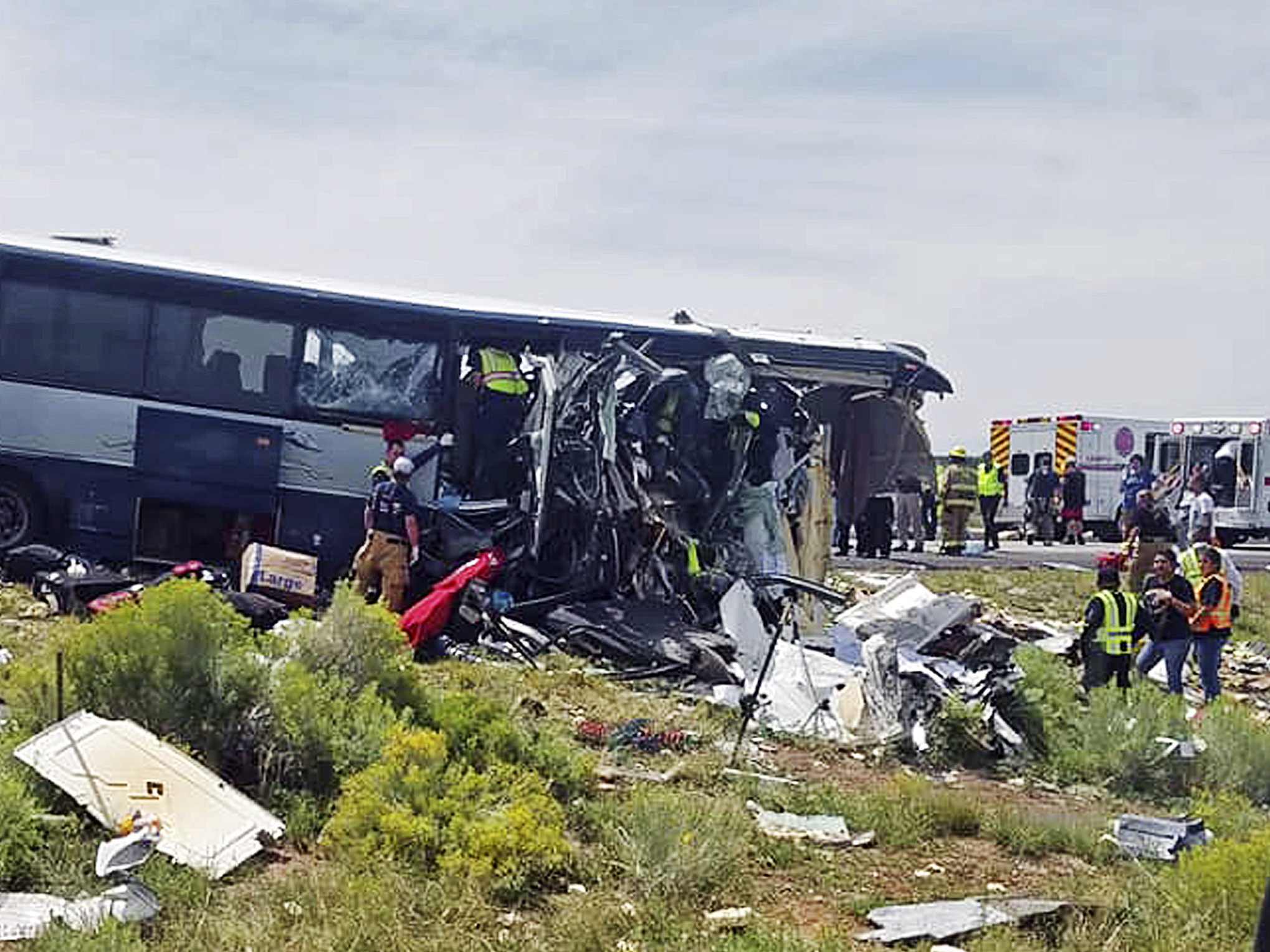 Greyhound Bus, Semi-Truck Crash Head-On In New Mexico; At Least 4 ...