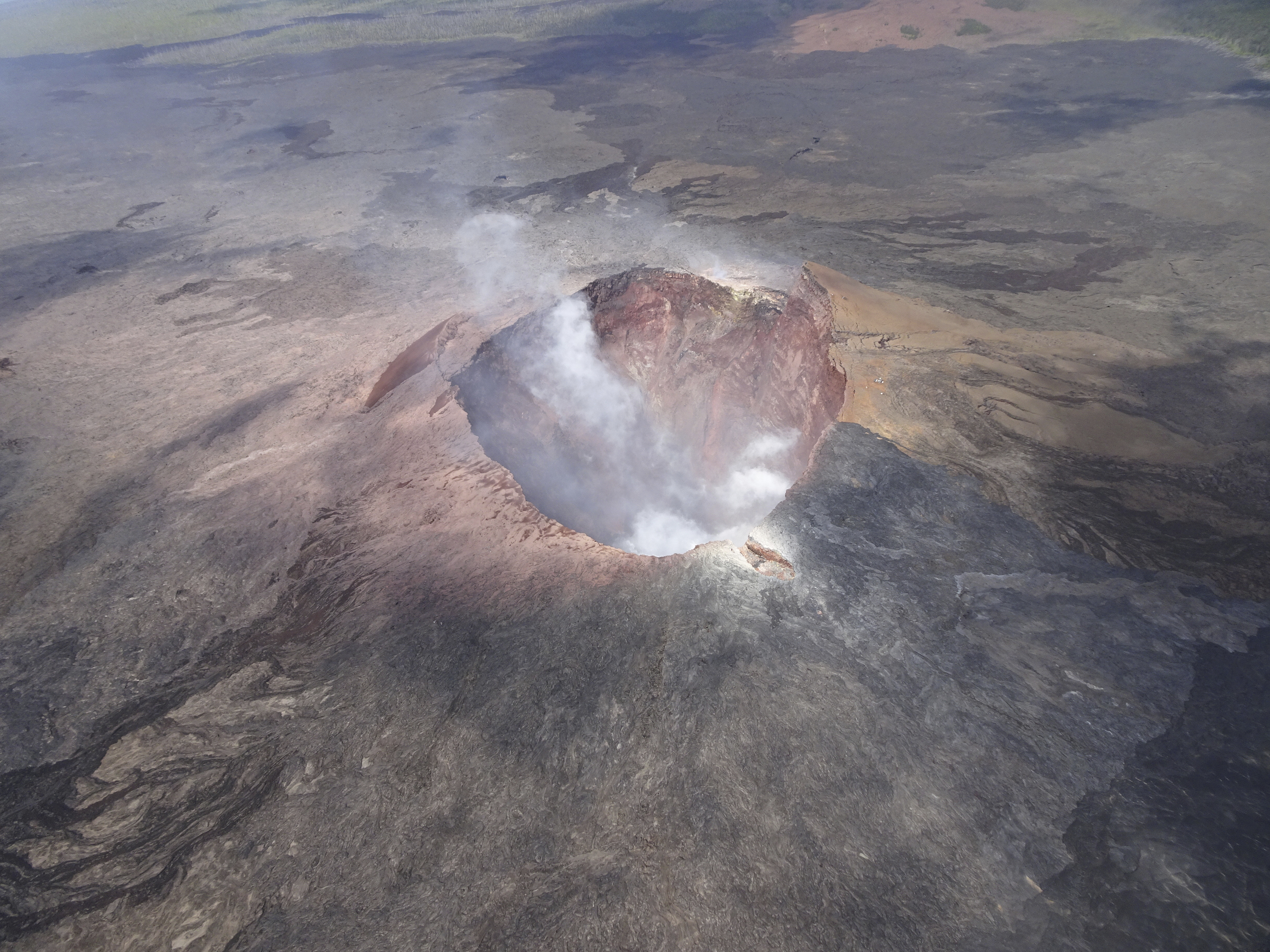 Army Soldier Falls Into Hawaii’s Kilauea Volcano After Straining For ...