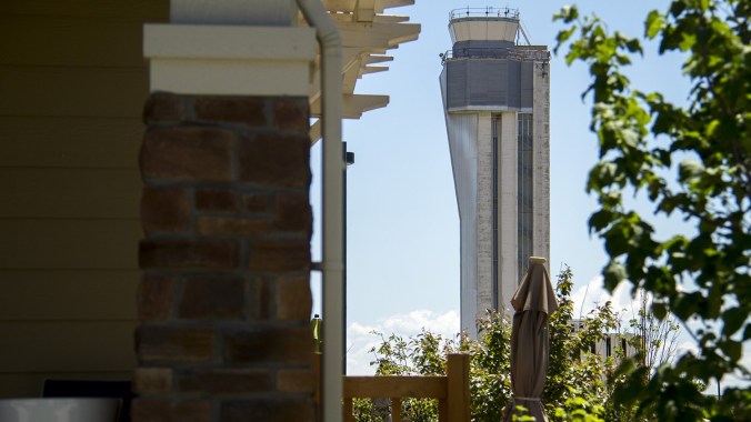 Brewing company plans nod to aviation history at Denver’s landmark air ...