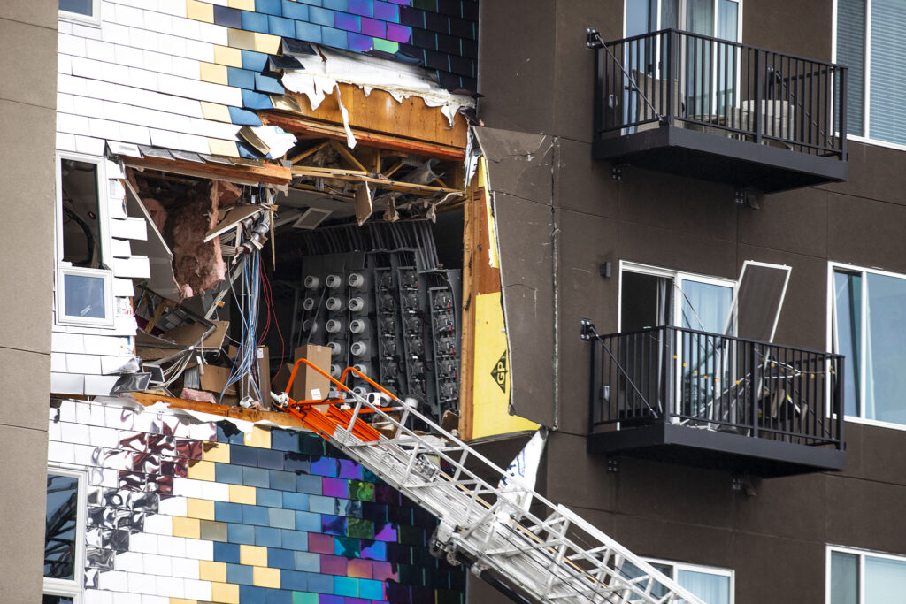 Three injured in explosion at Aurora apartment complex; hundreds of ...