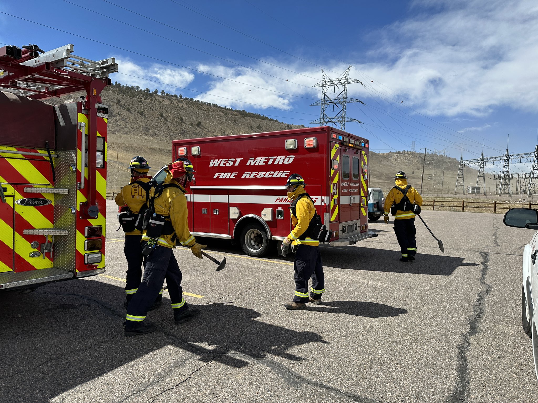 Hogback fire: Brush fire near Morrison cancels Red Rocks show, spurs ...