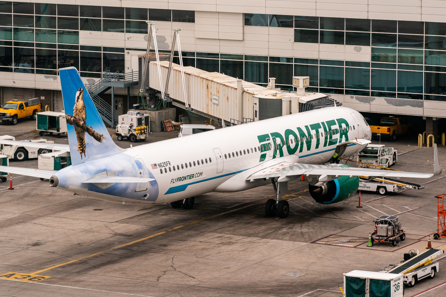 Frontier and United Airlines face federal wage theft lawsuits in Colorado