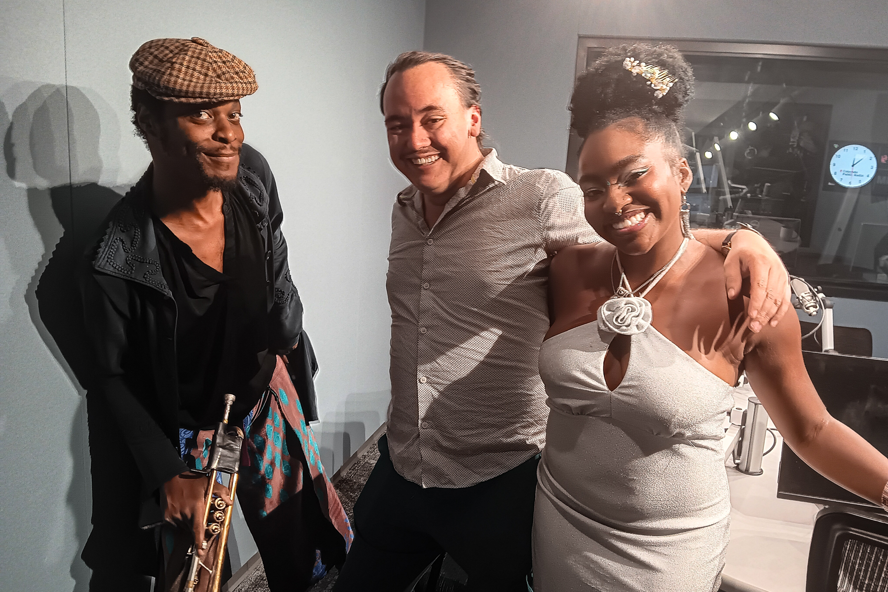 Lauma r34video i organize for a meeting at her place using