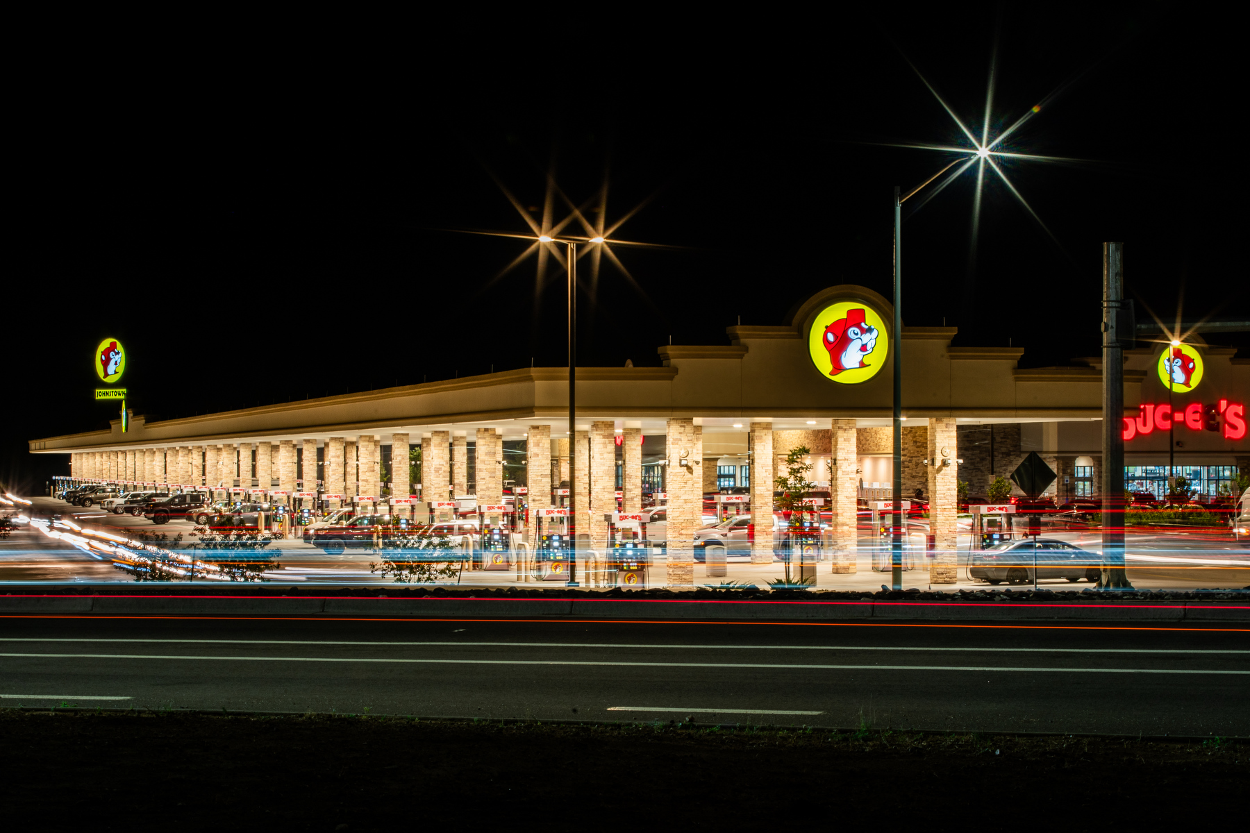 Lamar launches a long-shot bid for Buc-ee’s, but the company still ...