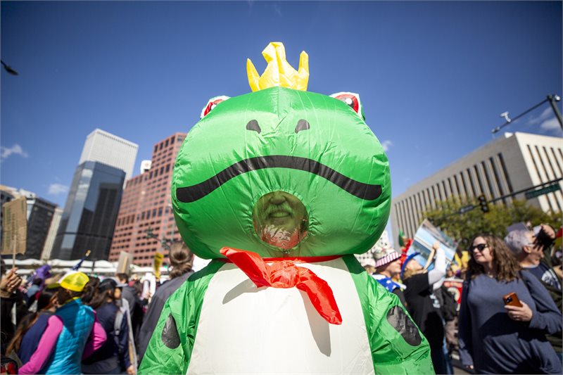 PHOTOS: ‘No Kings’ protesters around Colorado take cue from Portland ...